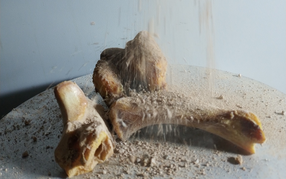 Turning construction and Ca-food wastes into new sustainable geological ...